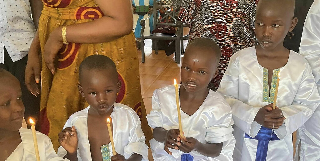 30+ illuminated in two mass Baptisms in Africa / OrthoChristian.Com