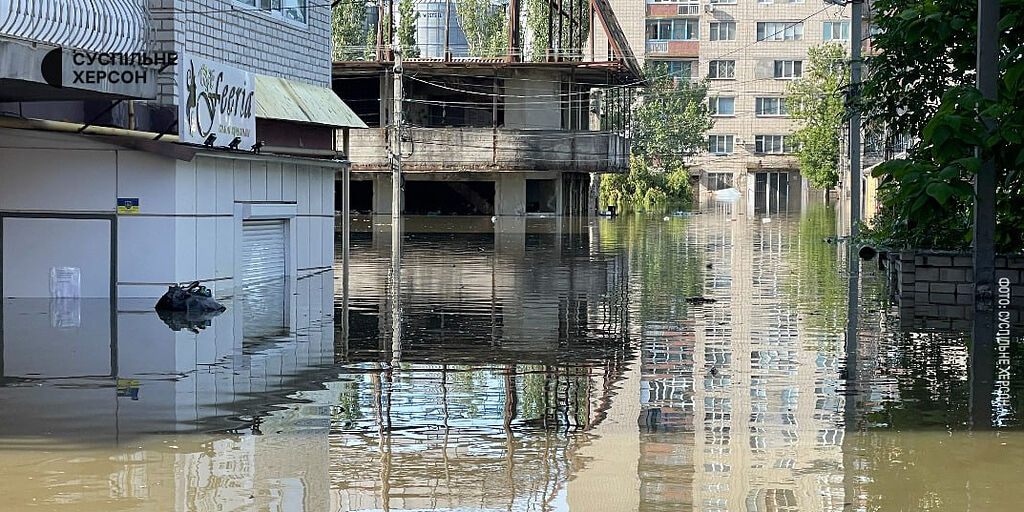 Ukrainian Church helping victims of Kherson flooding / OrthoChristian.Com