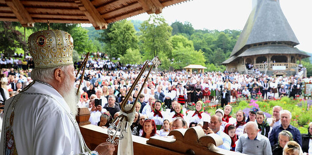 30th anniversary of revived Romanian monastery—12 hierarchs, thousands ...