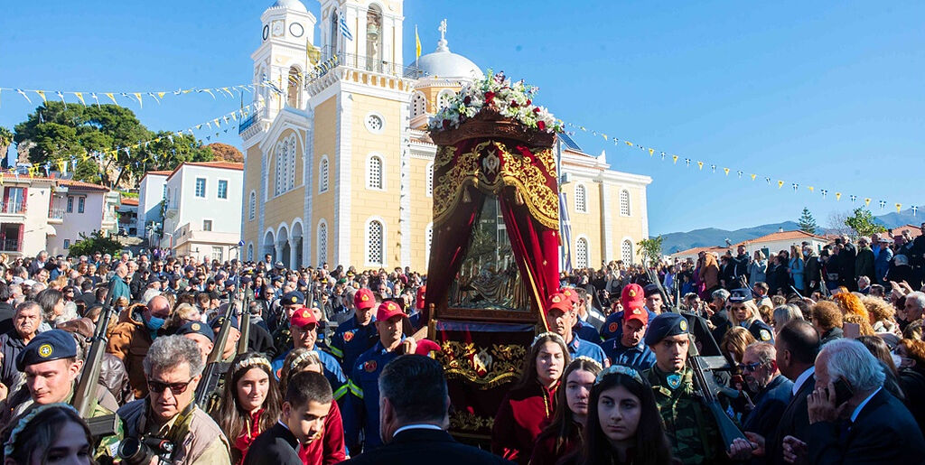 Thousands celebrate miraculous Panagia Ypapanti icon in Kalamata ...